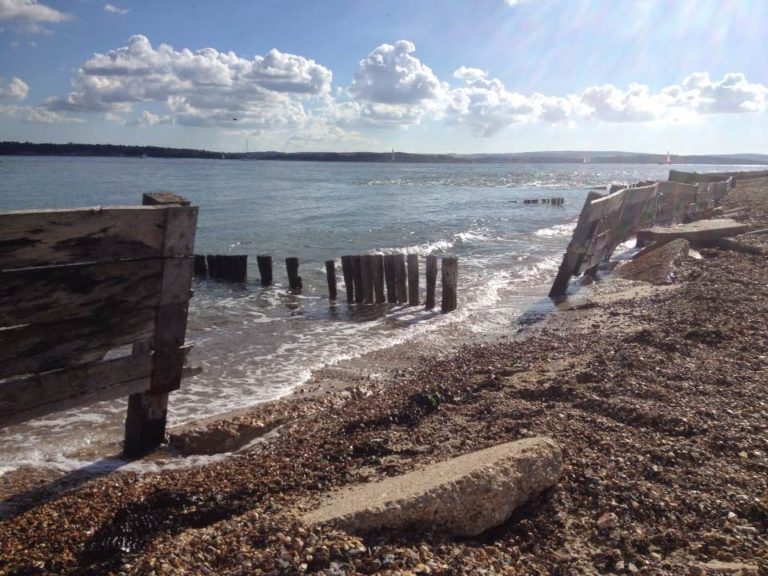A family walk around Lepe Loop, Hampshire - A family day out