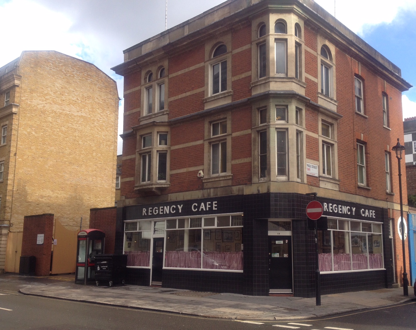 10 quirky ways to spend an hour in London - A family day out